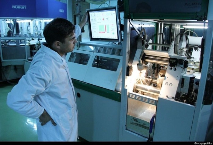 Inside a DVD Manufacturing Plant | Amusing Planet